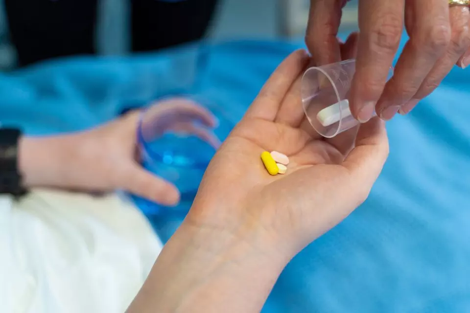 Get it on time: Parkinson's medication management while in hospital ...